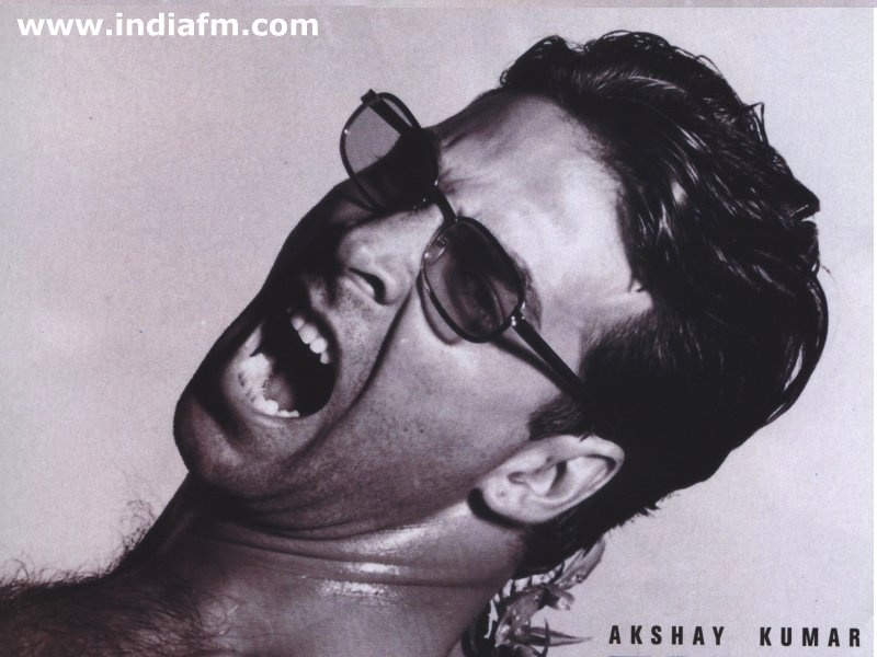 Akshay Kumar HQ Wallpapers | Akshay Kumar Wallpapers - 2084 - Oneindia ...