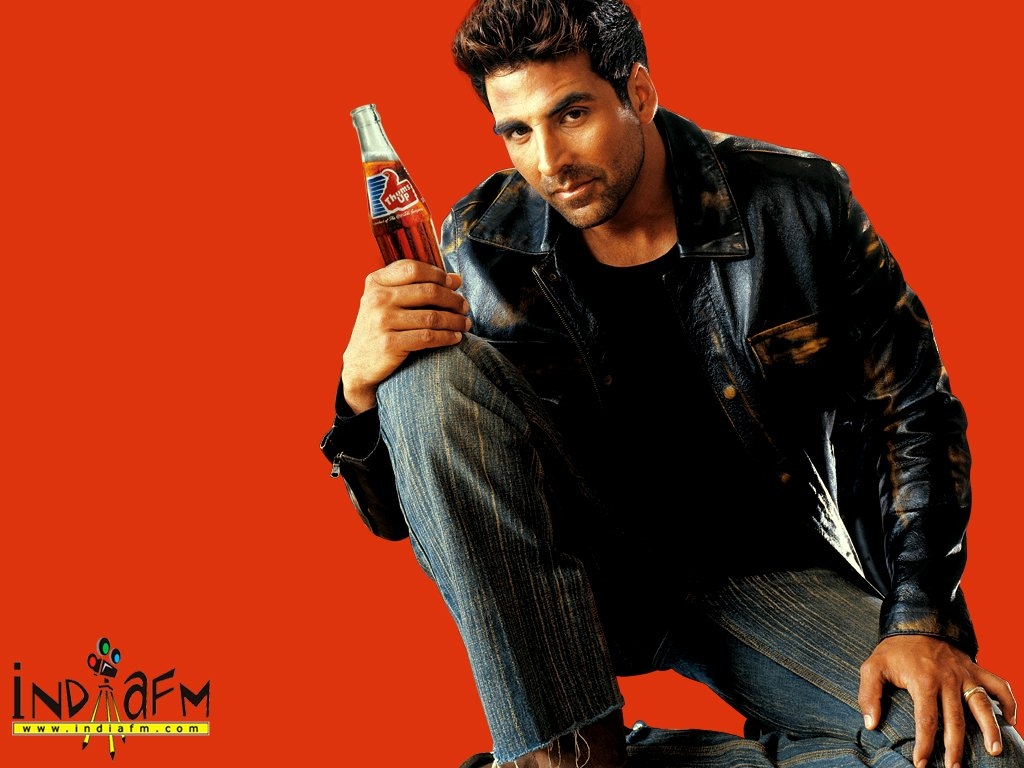 Akshay Kumar HQ Wallpapers | Akshay Kumar Wallpapers - 2071 - Oneindia ...