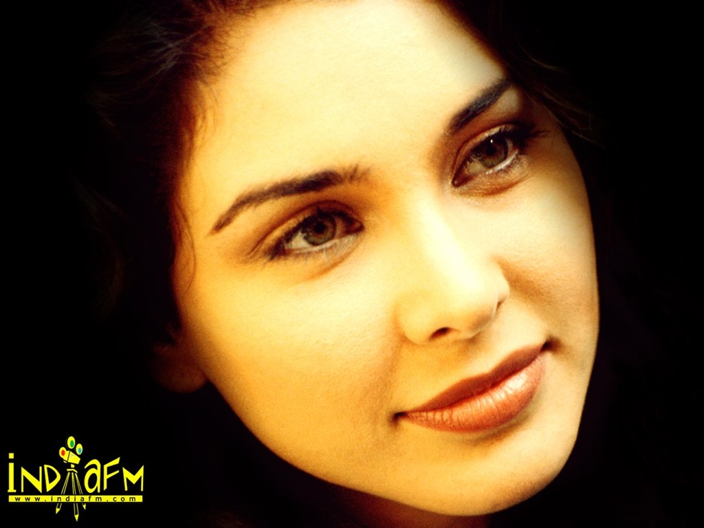 Lisa Ray HQ Wallpapers | Lisa Ray Wallpapers - 4609 - Oneindia Wallpapers