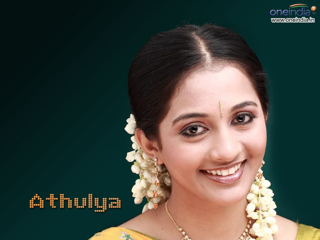 Athulya HQ Wallpapers | Athulya Wallpapers - 6683 - Oneindia Wallpapers