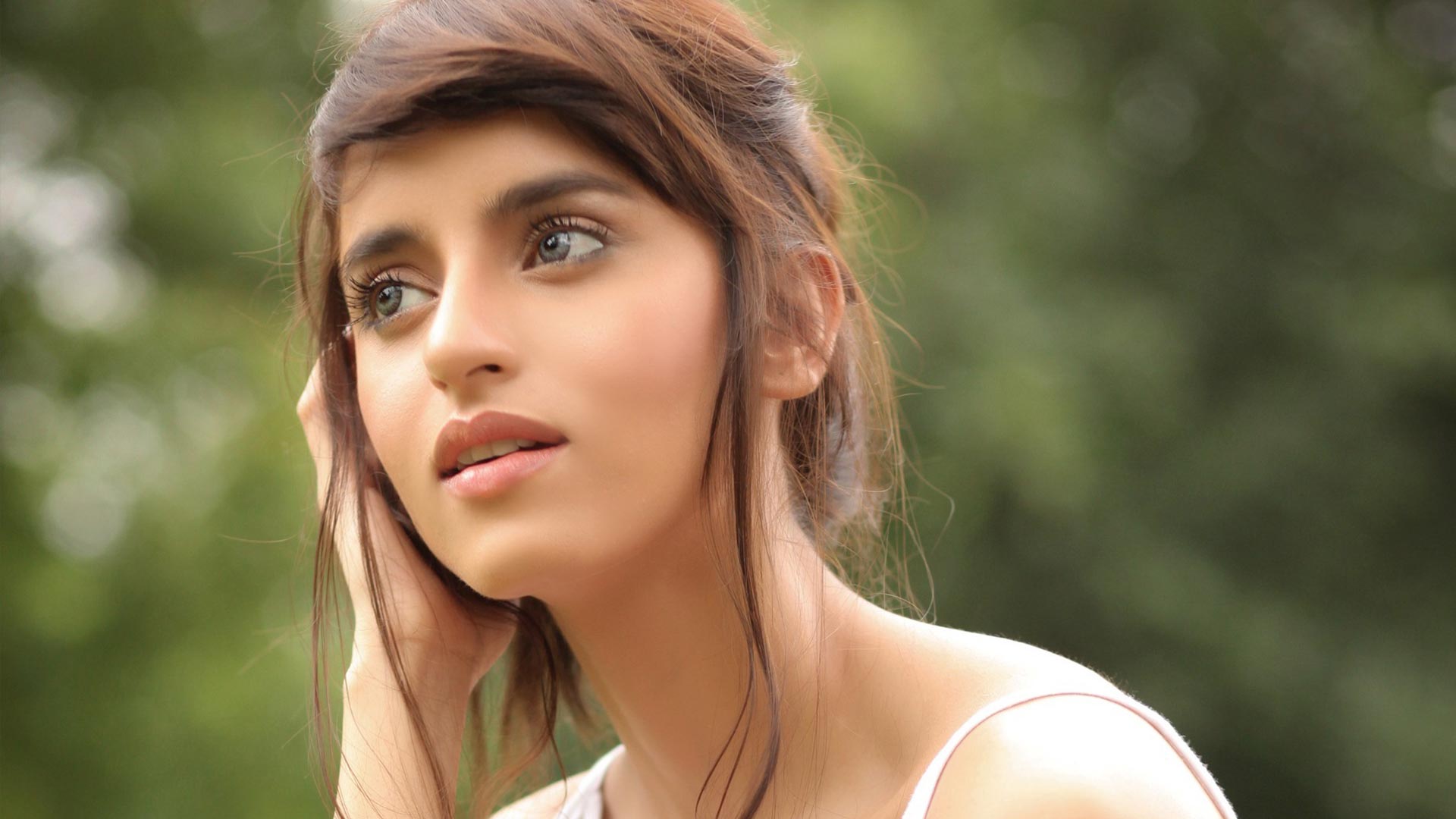 Serah Singh HQ Wallpapers | Serah Singh Wallpapers - 13972 - Oneindia ...