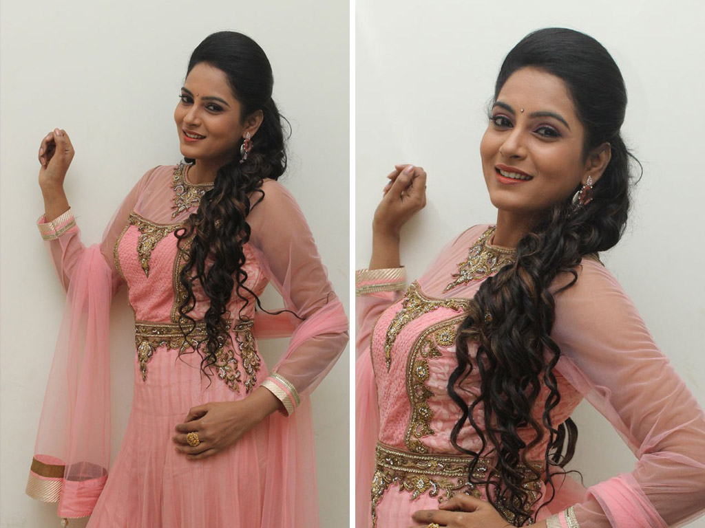 Himaja HQ Wallpapers | Himaja Wallpapers - 25478 - Oneindia Wallpapers