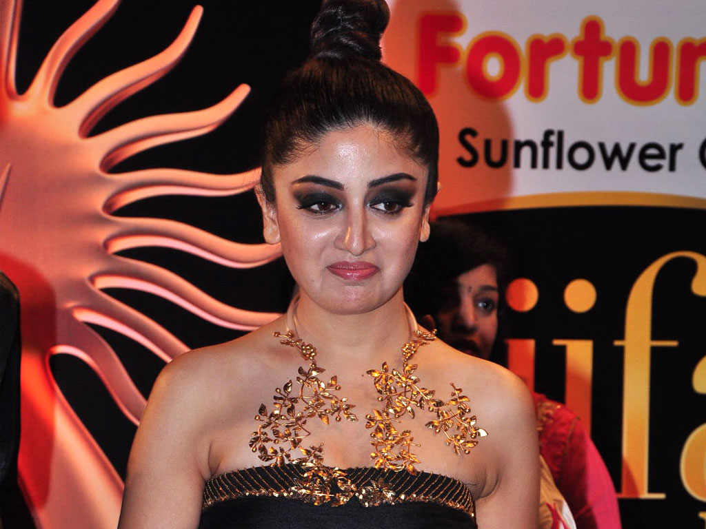 Poonam Kaur HQ Wallpapers | Poonam Kaur Wallpapers - 29200 - Oneindia ...