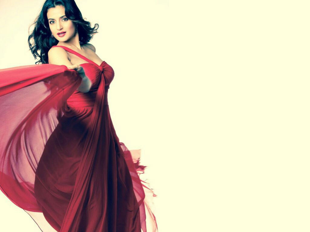 Ameesha Patel HQ Wallpapers | Ameesha Patel Wallpapers - 32336 ...