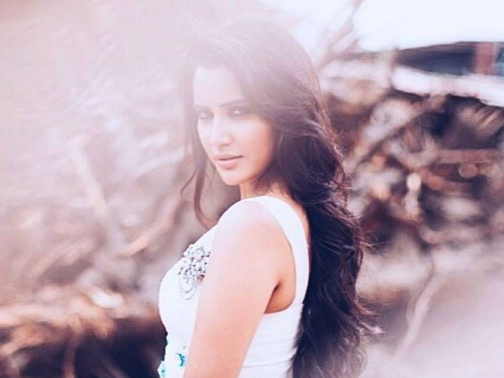 Priya Anand HQ Wallpapers | Priya Anand Wallpapers - 41883 - Oneindia ...