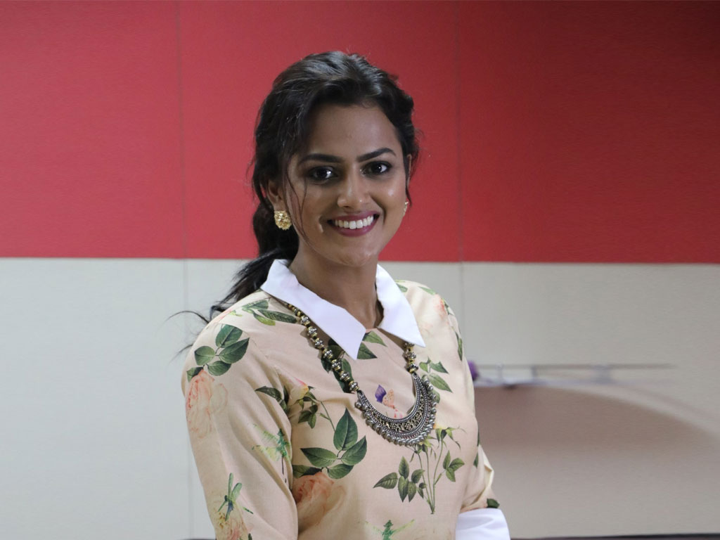 Shraddha Srinath HQ Wallpapers | Shraddha Srinath Wallpapers - 42593 ...