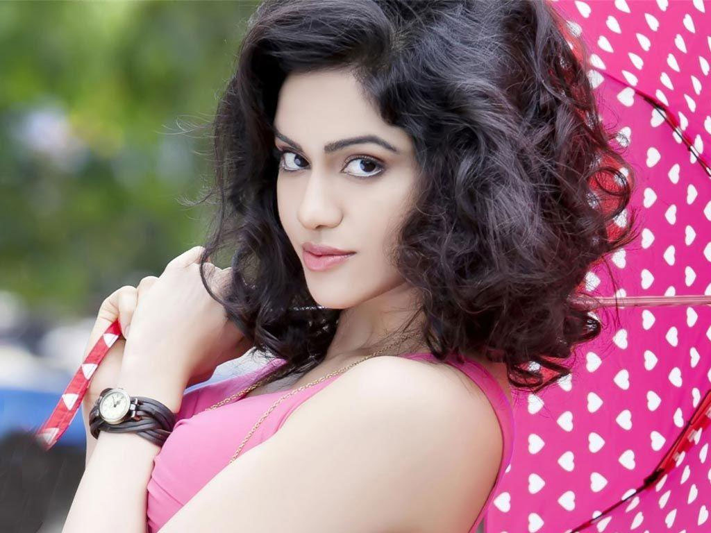 Adah Sharma HQ Wallpapers | Adah Sharma Wallpapers - 53142 - Oneindia ...