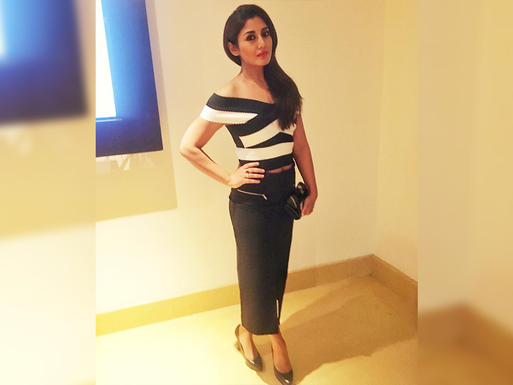 Rimi Sen HQ Wallpapers | Rimi Sen Wallpapers - 56498 - Oneindia Wallpapers