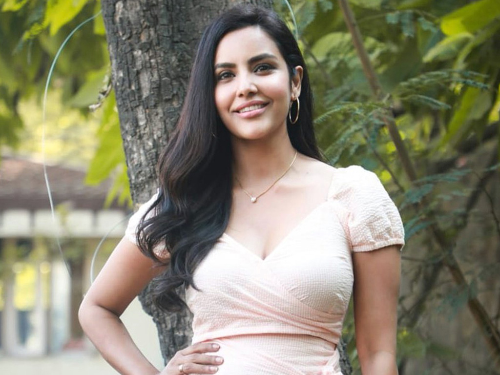 Priya Anand HQ Wallpapers | Priya Anand Wallpapers - 58958 - Oneindia ...