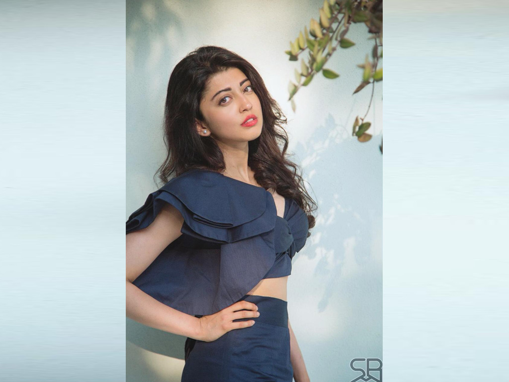 Pranitha HQ Wallpapers | Pranitha Wallpapers - 60049 - Oneindia Wallpapers