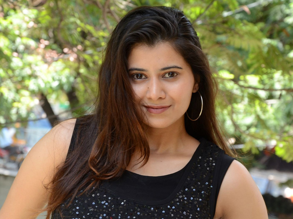 Shraddha Sharma HQ Wallpapers | Shraddha Sharma Wallpapers - 60809 ...