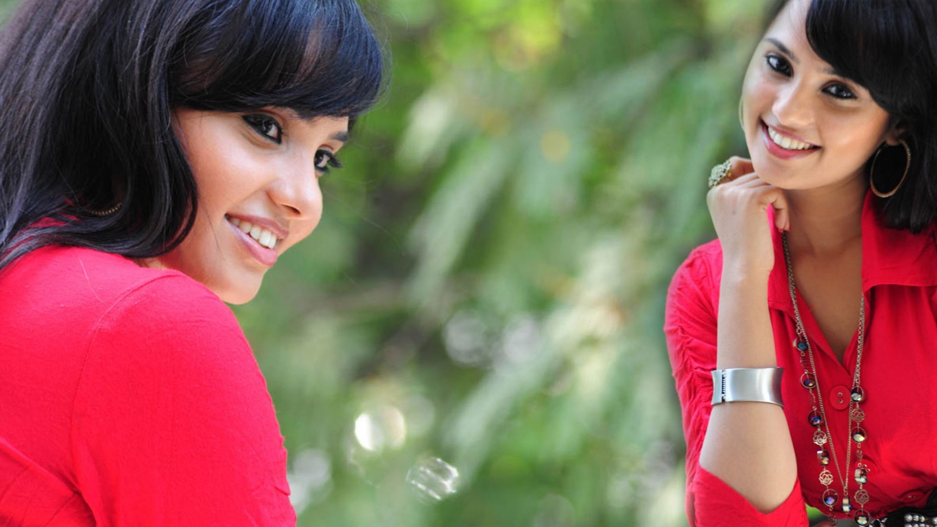Aarushi HQ Wallpapers | Aarushi Wallpapers - 14560 - Oneindia Wallpapers