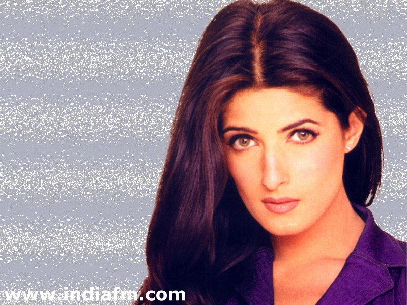 Twinkle Khanna HQ Wallpapers | Twinkle Khanna Wallpapers - 3462 - Oneindia Wallpapers