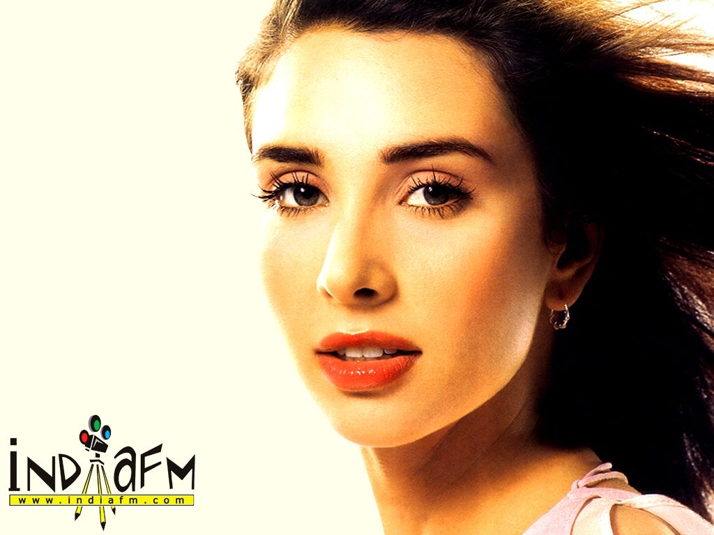 Lisa Ray HQ Wallpapers | Lisa Ray Wallpapers - 4611 - Oneindia Wallpapers