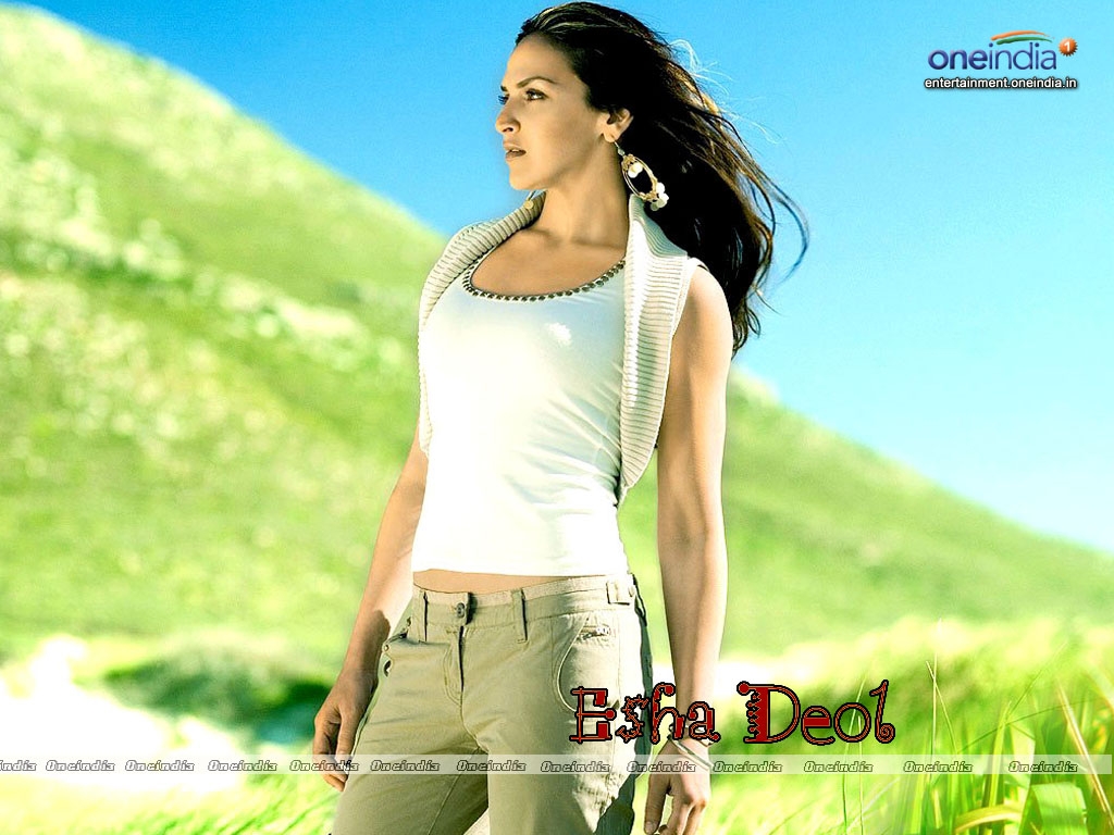 Esha Deol HQ Wallpapers | Esha Deol Wallpapers - 4755 - Oneindia Wallpapers
