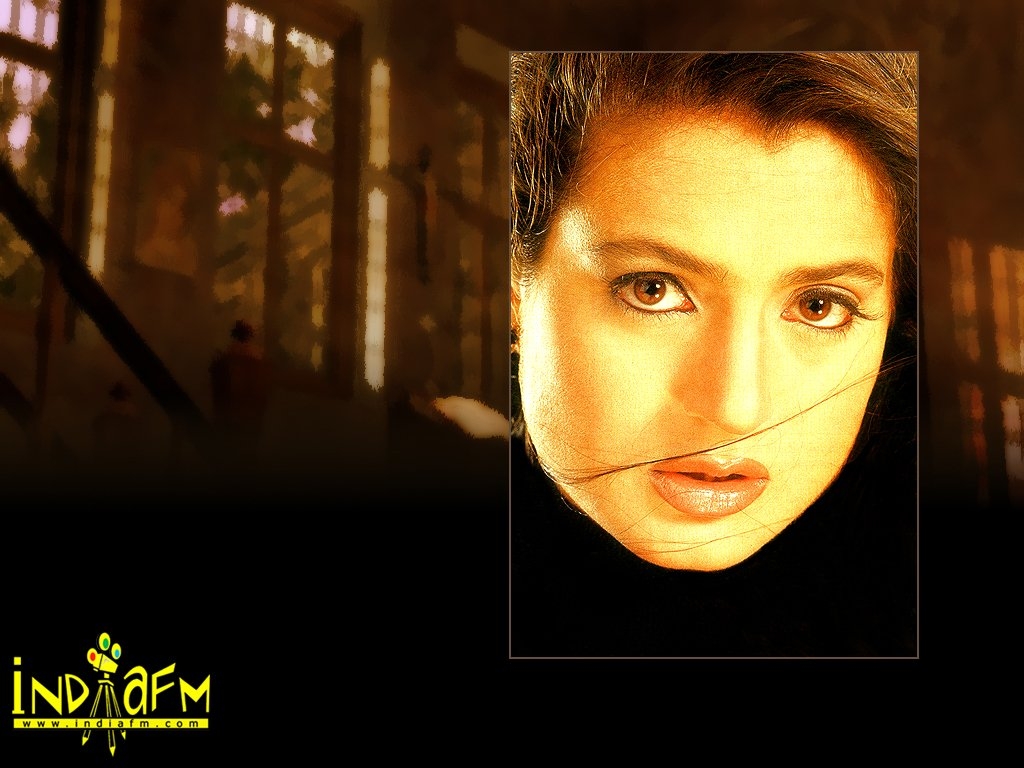 Amisha Patel HQ Wallpapers | Amisha Patel Wallpapers - 5515 - Oneindia ...
