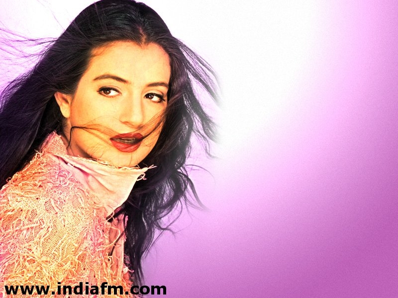 Amisha Patel HQ Wallpapers | Amisha Patel Wallpapers - 5571 - Oneindia ...