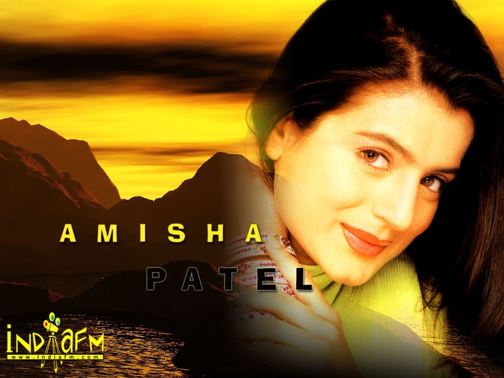 Amisha Patel HQ Wallpapers | Amisha Patel Wallpapers - 5587 - Oneindia ...