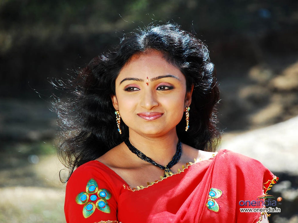 Vaidehi HQ Wallpapers | Vaidehi Wallpapers - 6672 - Oneindia Wallpapers