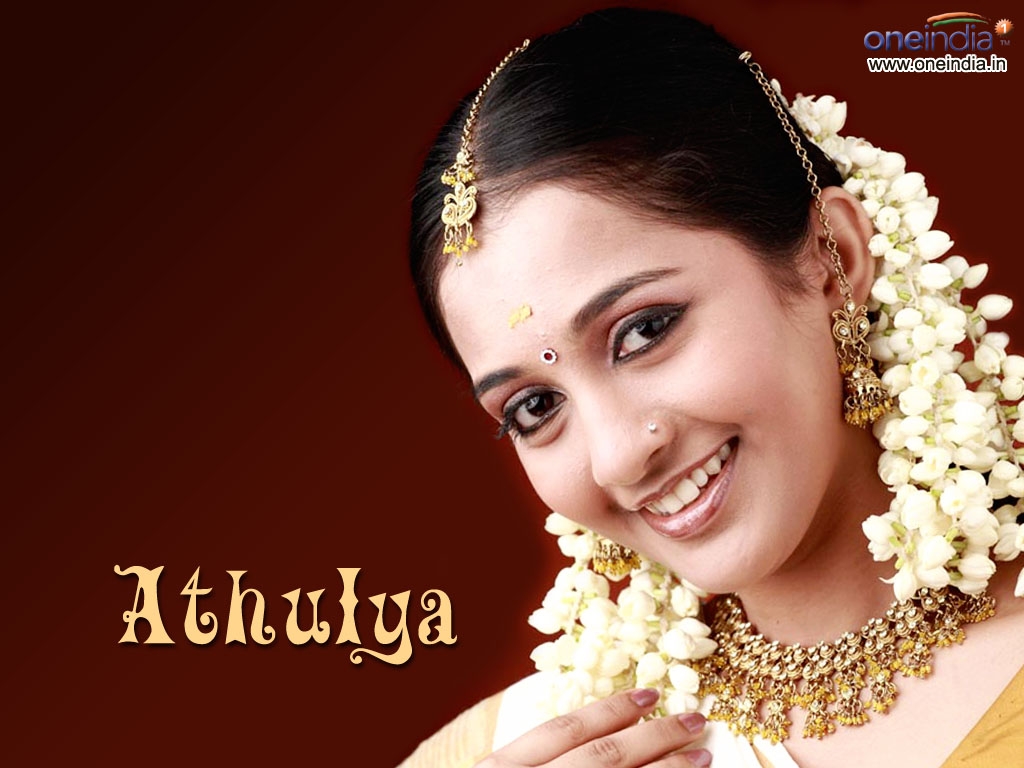 Athulya HQ Wallpapers | Athulya Wallpapers - 6685 - Oneindia Wallpapers