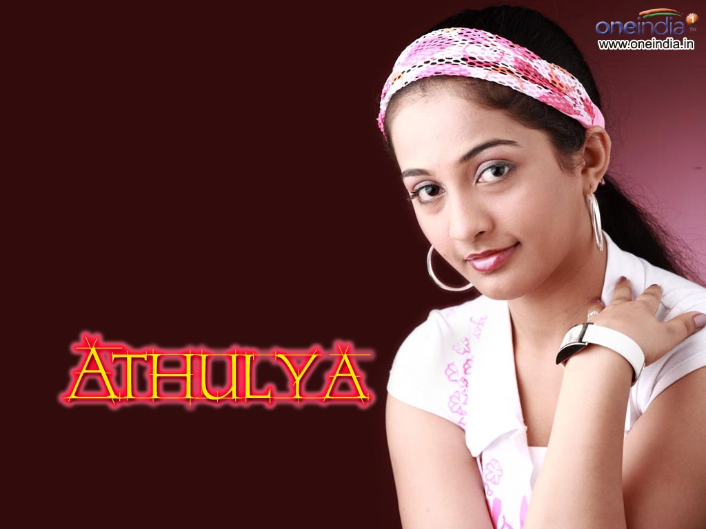 Athulya HQ Wallpapers | Athulya Wallpapers - 6682 - Oneindia Wallpapers
