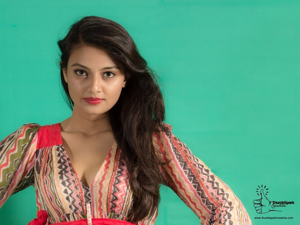 Nikitha Narayan HQ Wallpapers | Nikitha Narayan Wallpapers - 15626 - Oneindia Wallpapers