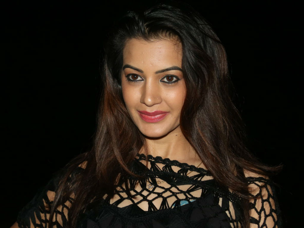 Deeksha Panth HQ Wallpapers | Deeksha Panth Wallpapers - 18235 ...