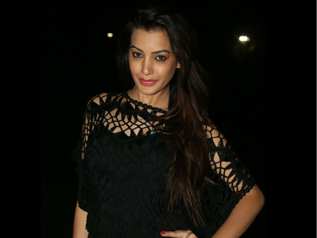 Deeksha Panth HQ Wallpapers | Deeksha Panth Wallpapers - 18239 ...