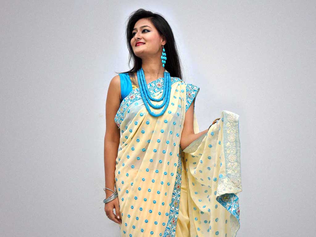 Nilofar HQ Wallpapers | Nilofar Wallpapers - 20397 - Oneindia Wallpapers