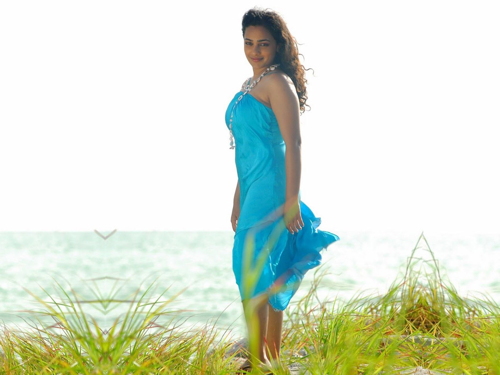 Nithya Menon HQ Wallpapers | Nithya Menon Wallpapers - 20476 - Oneindia ...