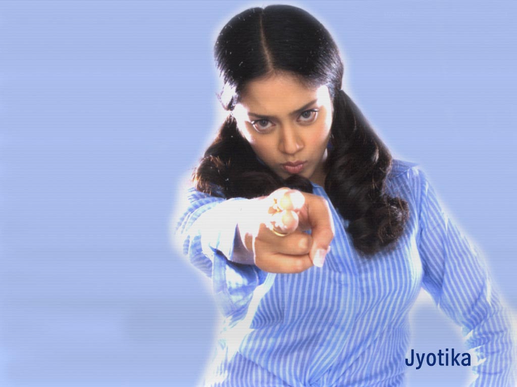 Jyothika HQ Wallpapers | Jyothika Wallpapers - 20930 - Oneindia Wallpapers