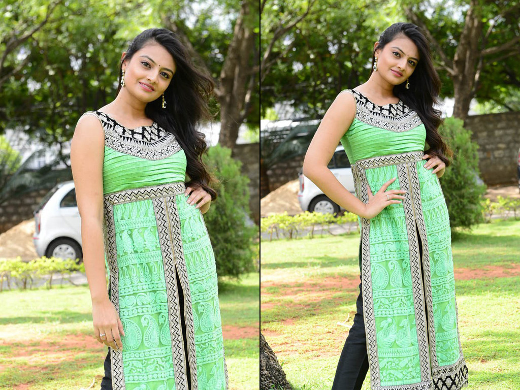 Nikitha Narayan HQ Wallpapers | Nikitha Narayan Wallpapers - 21987 - Oneindia Wallpapers