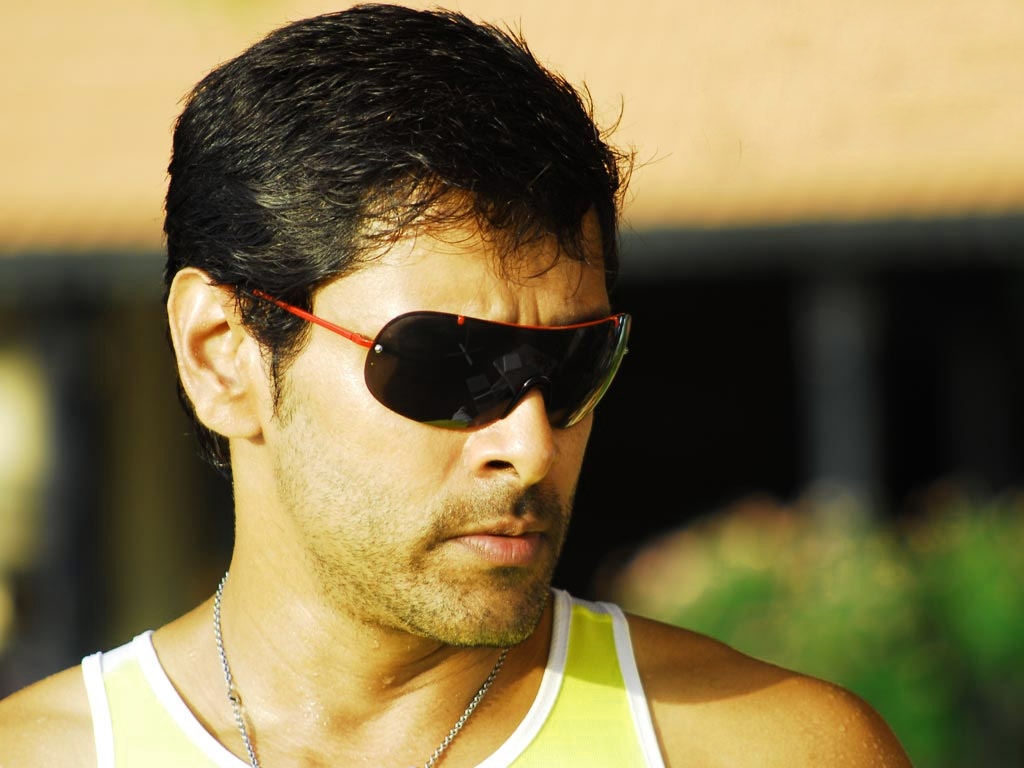 Vikram HQ Wallpapers | Vikram Wallpapers - 22422 - Oneindia Wallpapers