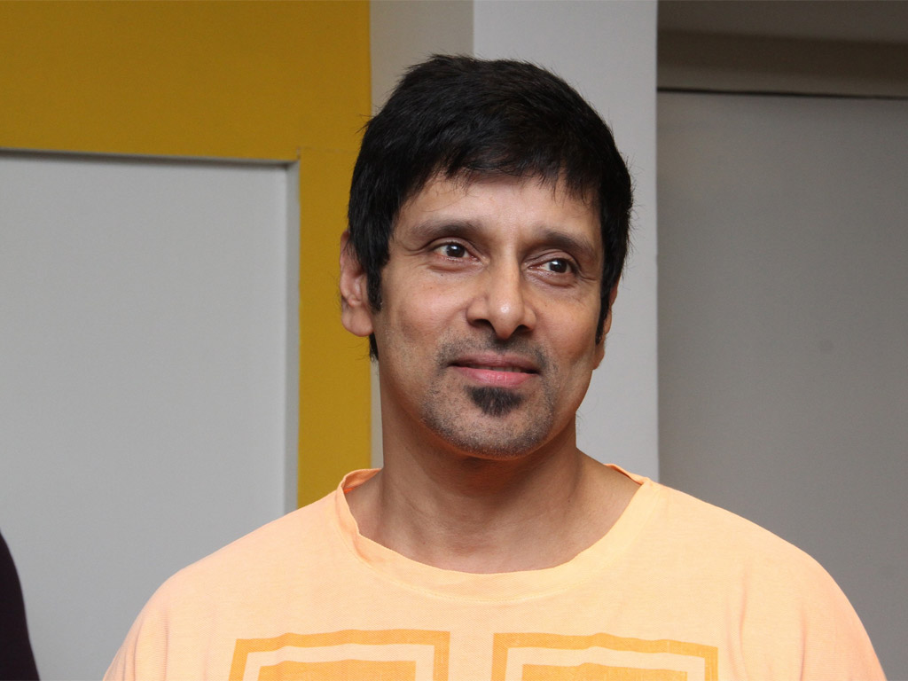 Vikram HQ Wallpapers | Vikram Wallpapers - 22423 - Oneindia Wallpapers