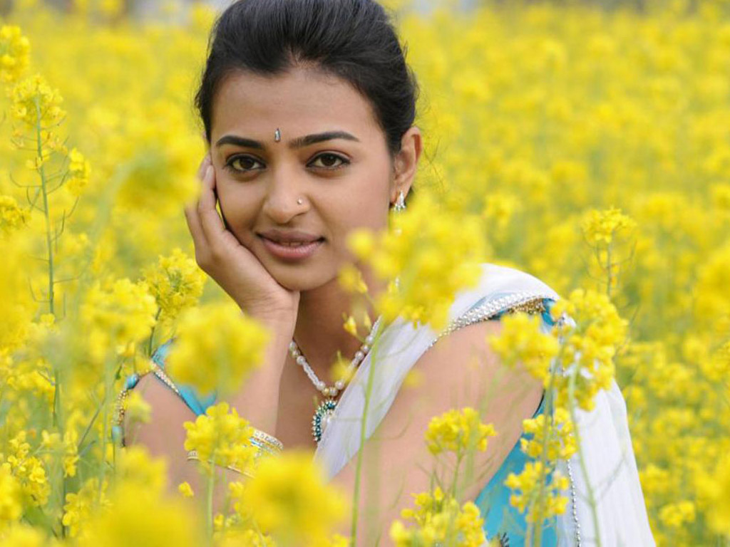 Radhika Apte HQ Wallpapers | Radhika Apte Wallpapers - 25286 - Oneindia ...