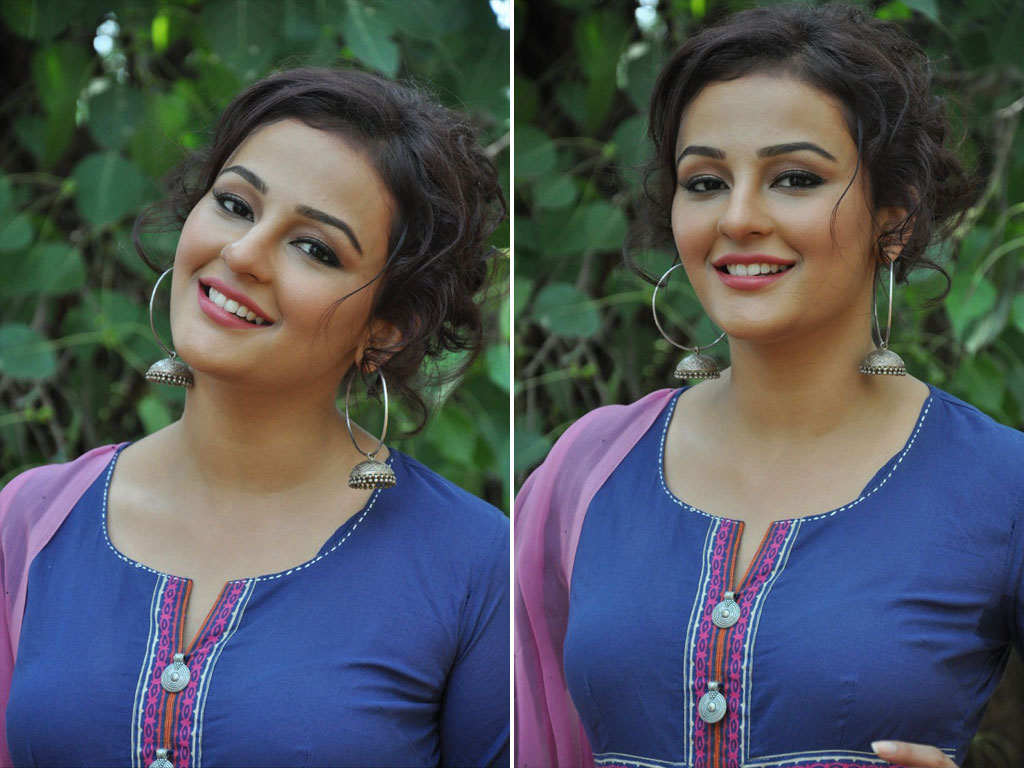 Seerat Kapoor HQ Wallpapers | Seerat Kapoor Wallpapers - 26689 ...