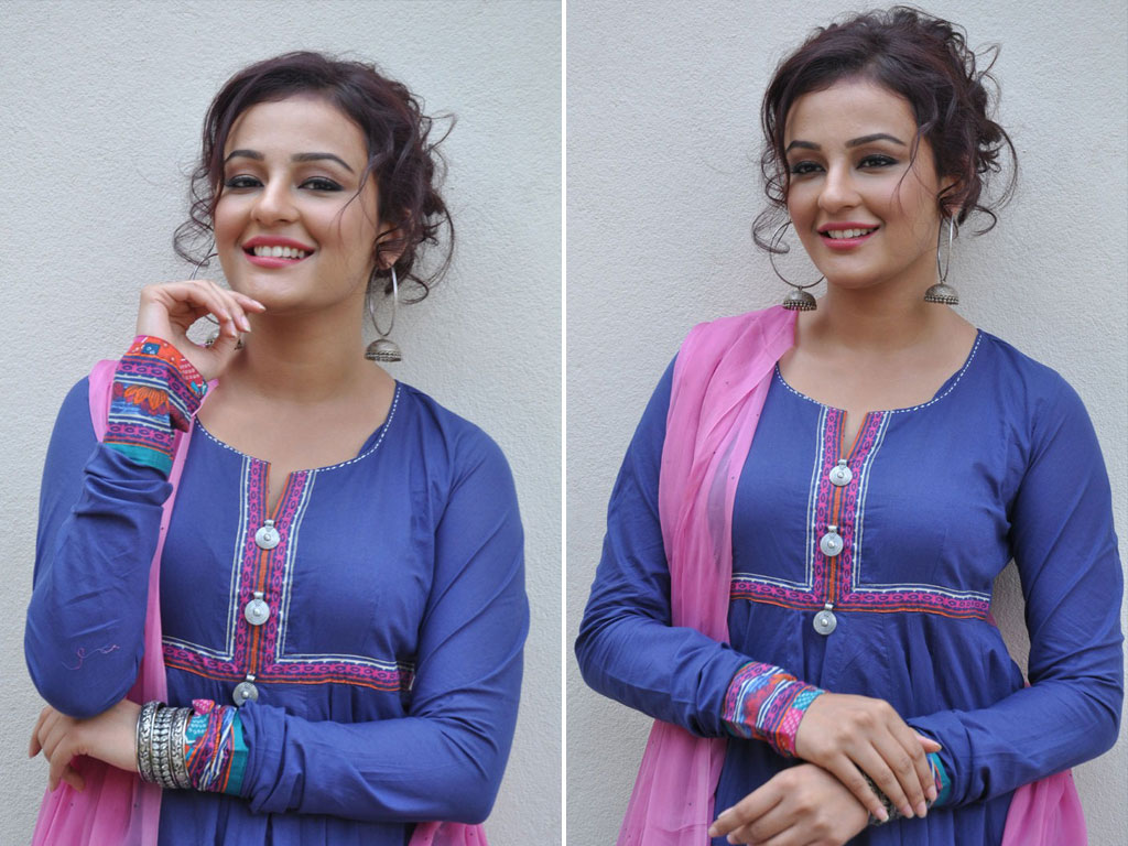 Seerat Kapoor HQ Wallpapers | Seerat Kapoor Wallpapers - 26691 ...