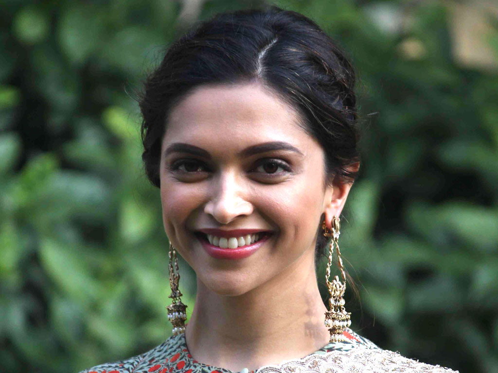 Deepika Padukone HQ Wallpapers | Deepika Padukone Wallpapers - 27942 ...