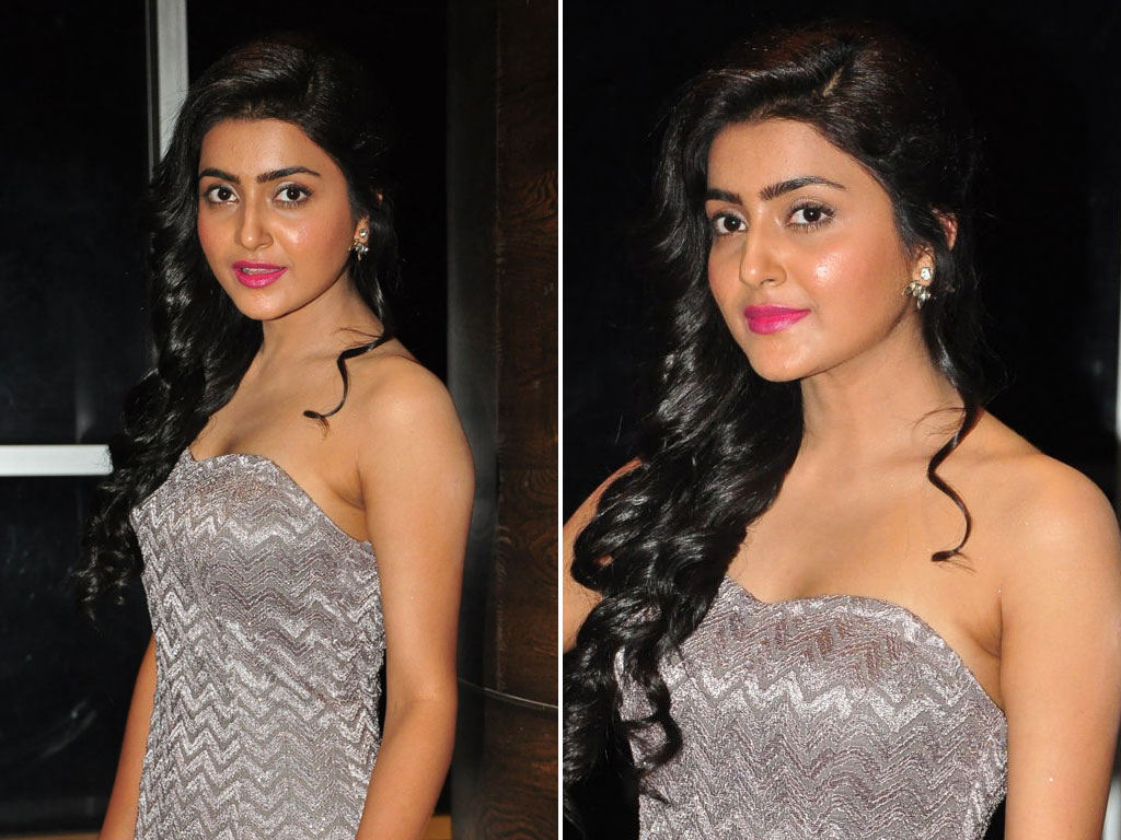 Avantika HQ Wallpapers | Avantika Wallpapers - 29636 - Oneindia Wallpapers