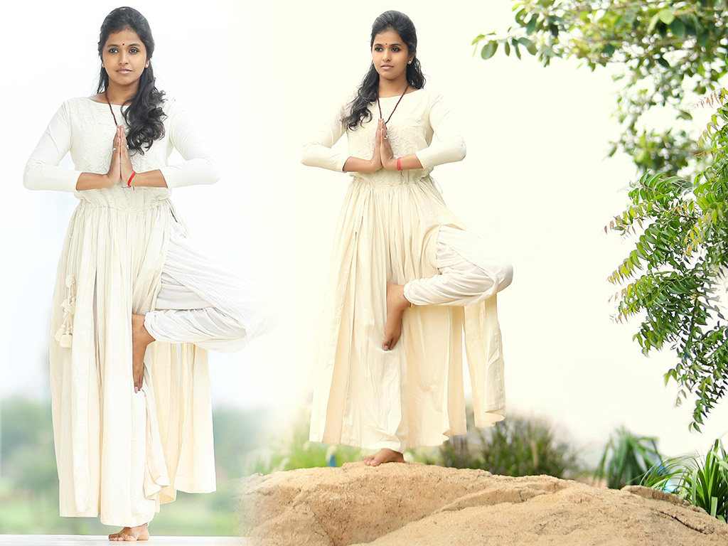 Smitha HQ Wallpapers | Smitha Wallpapers - 33669 - Oneindia Wallpapers