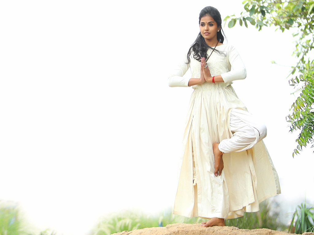 Smitha HQ Wallpapers | Smitha Wallpapers - 33670 - Oneindia Wallpapers