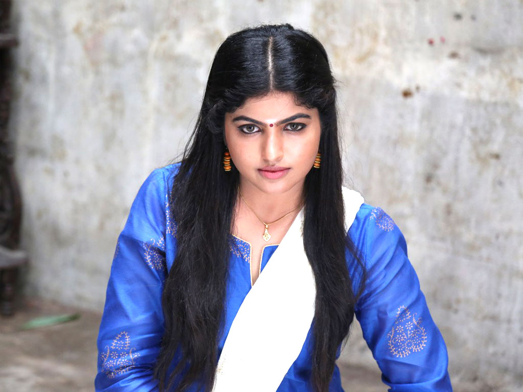 Naina Sarwar HQ Wallpapers | Naina Sarwar Wallpapers - 34020 - Oneindia ...