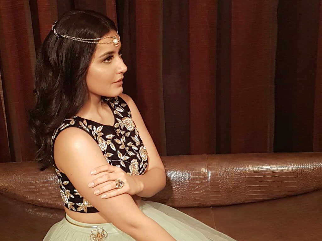 Rashi Khanna HQ Wallpapers | Rashi Khanna Wallpapers - 33971 - Oneindia ...