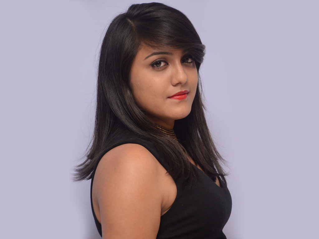 Sanjana HQ Wallpapers | Sanjana Wallpapers - 34313 - Oneindia Wallpapers