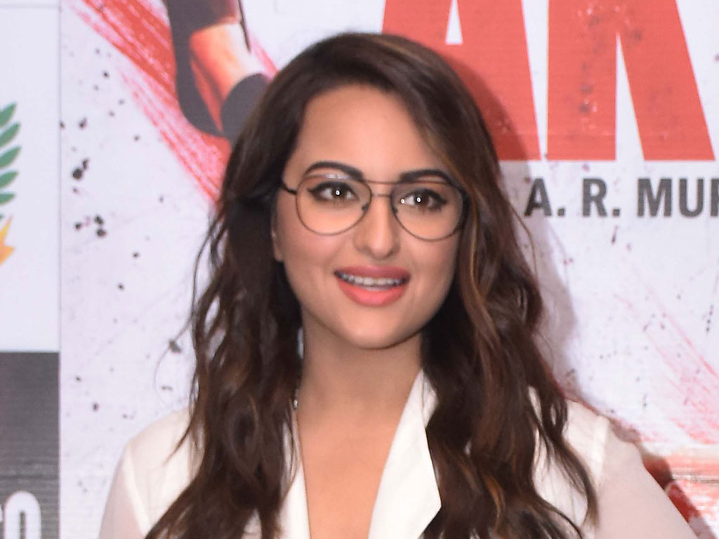 Sonakshi Sinha HQ Wallpapers | Sonakshi Sinha Wallpapers - 35019 ...