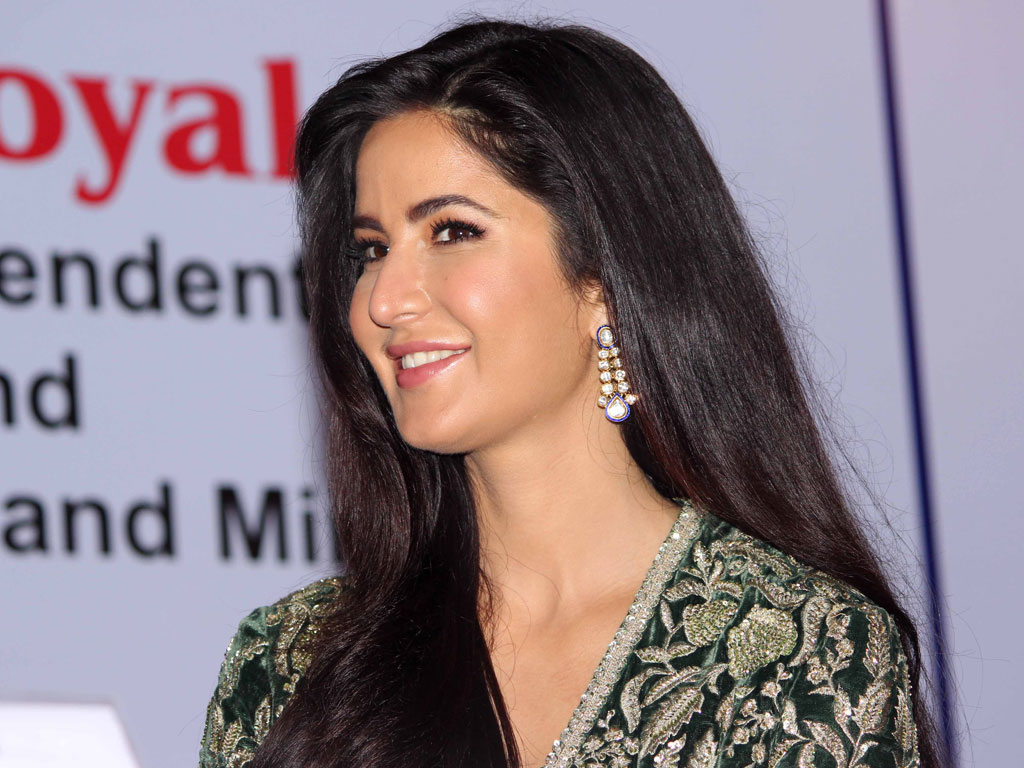 Katrina Kaif HQ Wallpapers | Katrina Kaif Wallpapers - 35307 - Oneindia ...