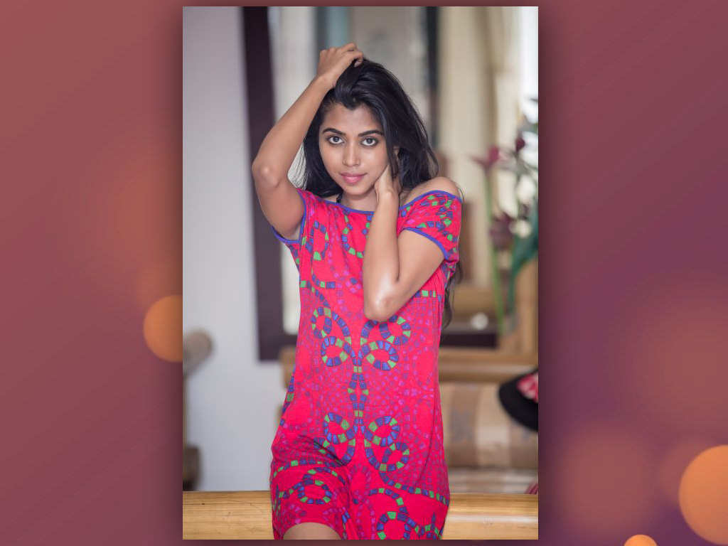 Lovelyn HQ Wallpapers | Lovelyn Wallpapers - 35215 - Oneindia Wallpapers