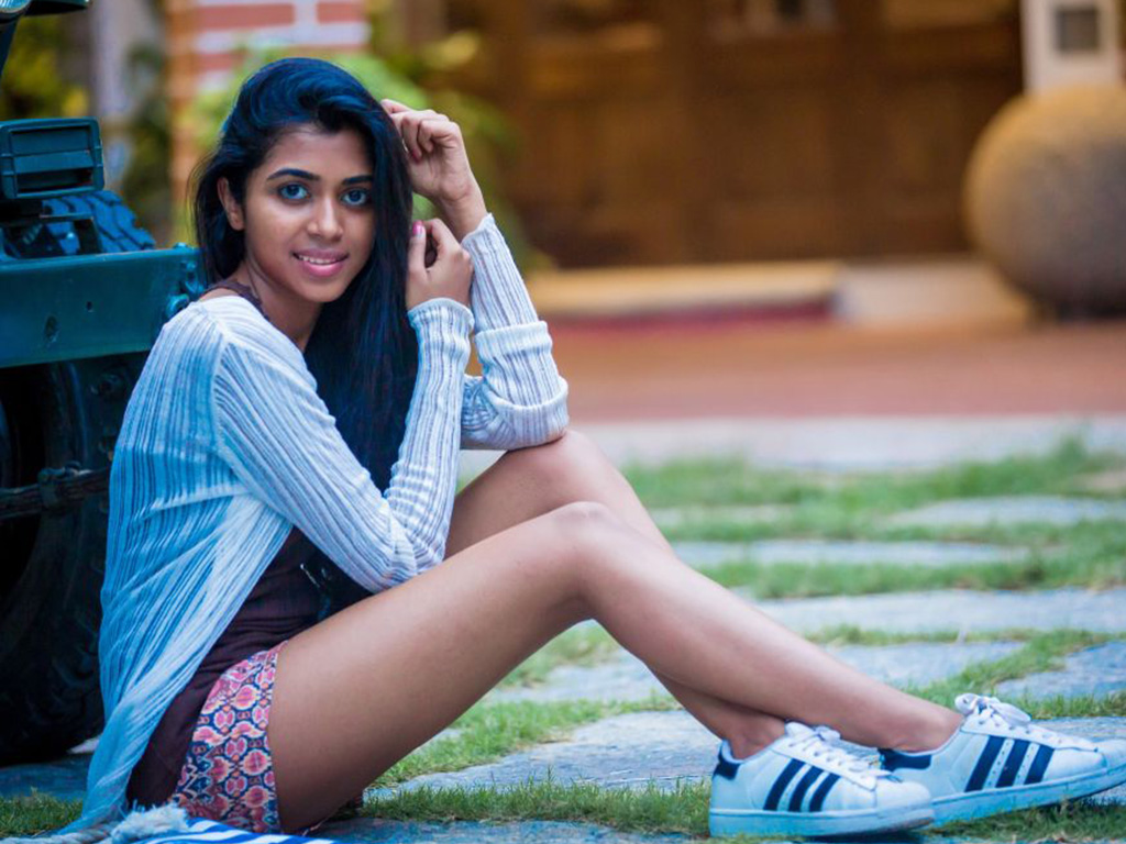 Lovelyn HQ Wallpapers | Lovelyn Wallpapers - 35217 - Oneindia Wallpapers