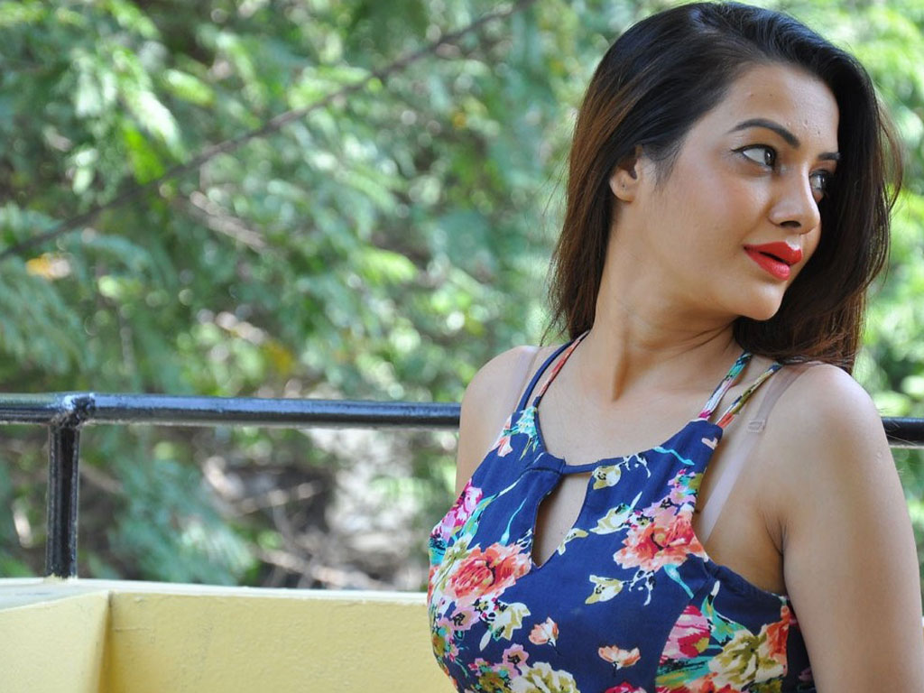 Deeksha Panth HQ Wallpapers | Deeksha Panth Wallpapers - 35878 ...