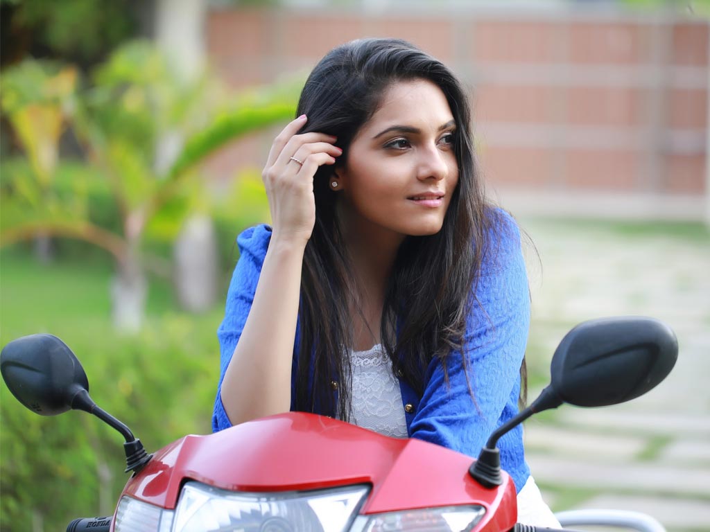 Ashwathy Ravikumar HQ Wallpapers | Ashwathy Ravikumar Wallpapers - 36329 - Oneindia Wallpapers